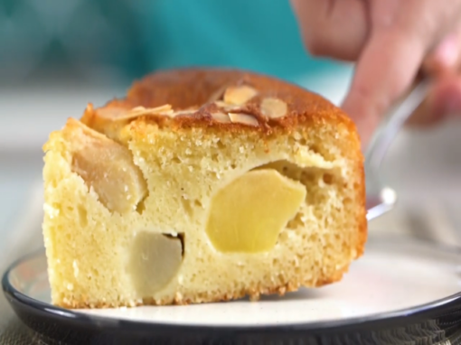 776- Apple and Pear Cake / كيكة التفاح والإجاص - Cooking with Alia